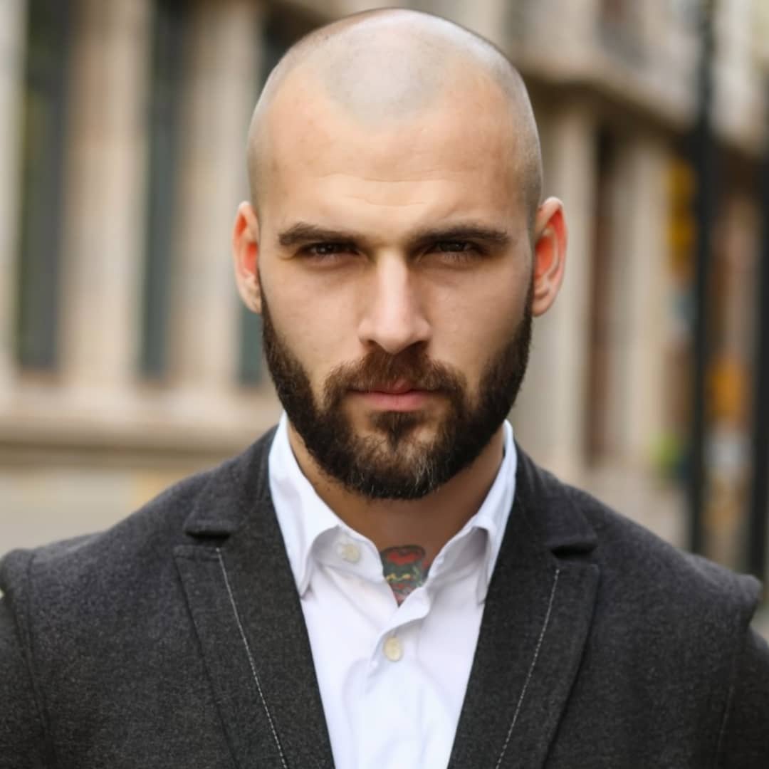 TAGLIO CAPELLI UOMO CALVO